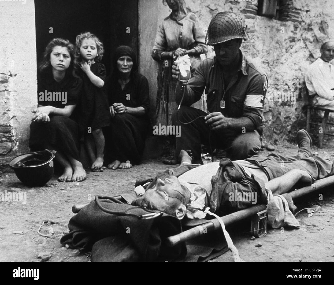 Italian civilians ww2 hi-res stock photography and images - Alamy