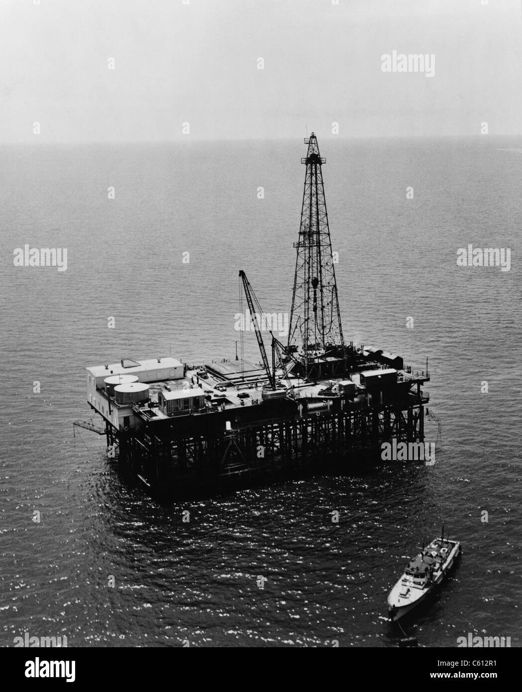 Platform on extraction oil Black and White Stock Photos & Images - Alamy