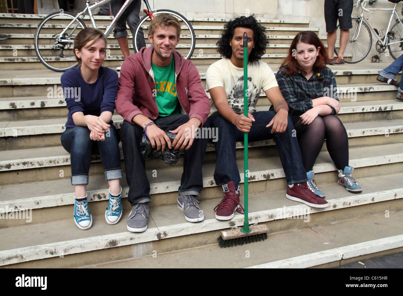 London riots clean up hi-res stock photography and images - Alamy