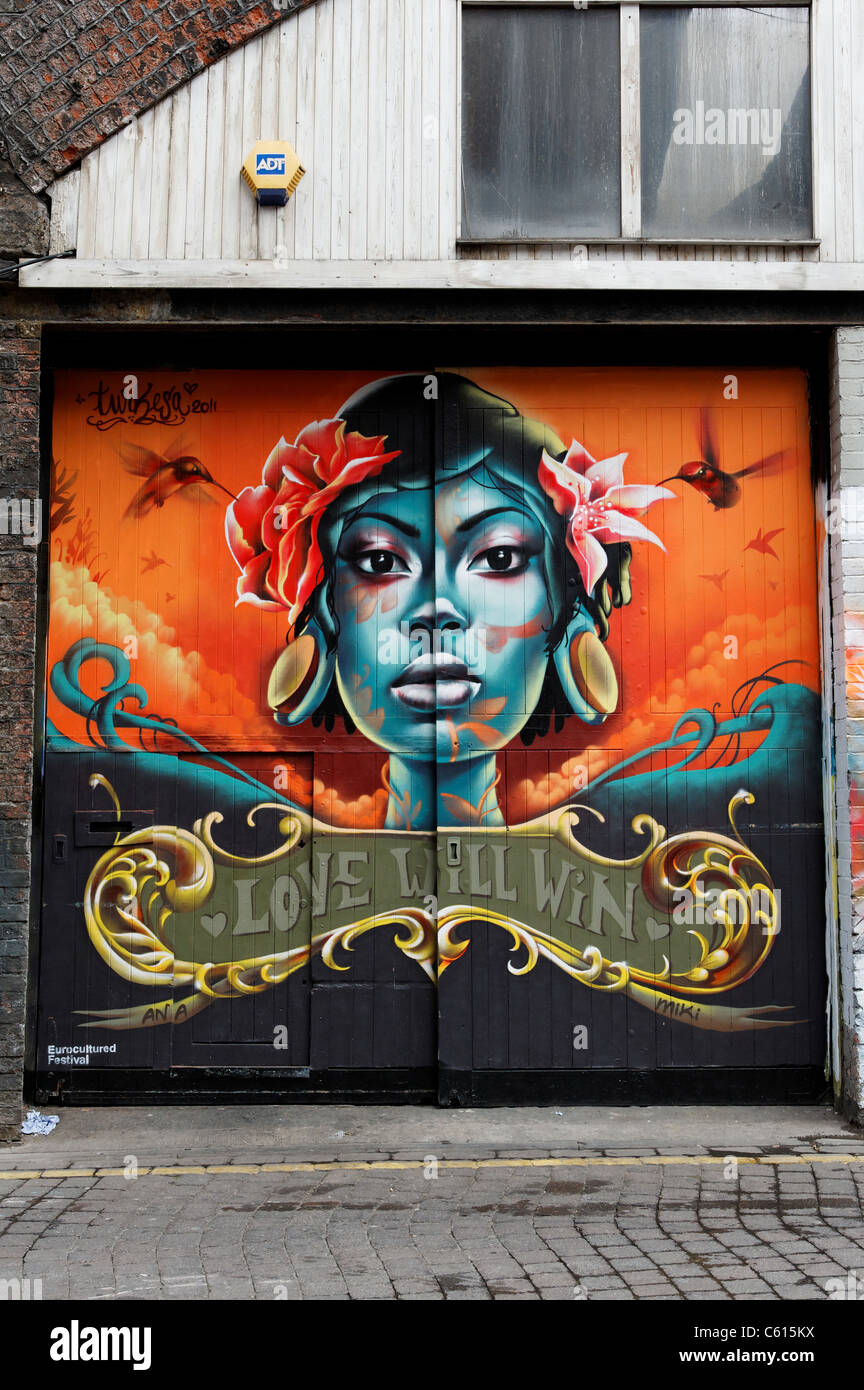 Blue Face - Street Art Stock Photo - Alamy