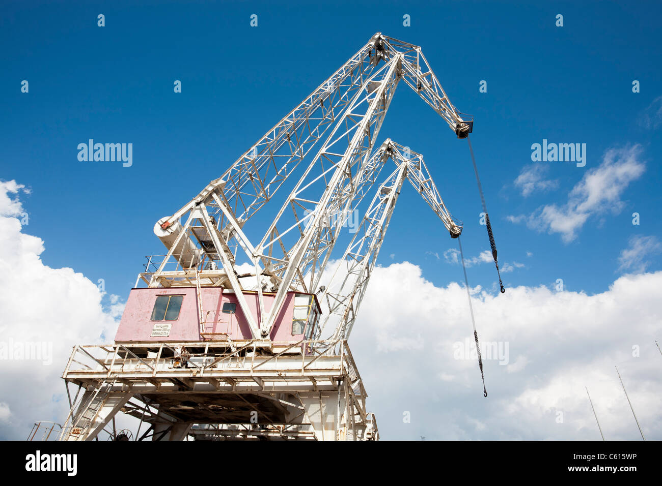 Old cranes hi-res stock photography and images - Alamy