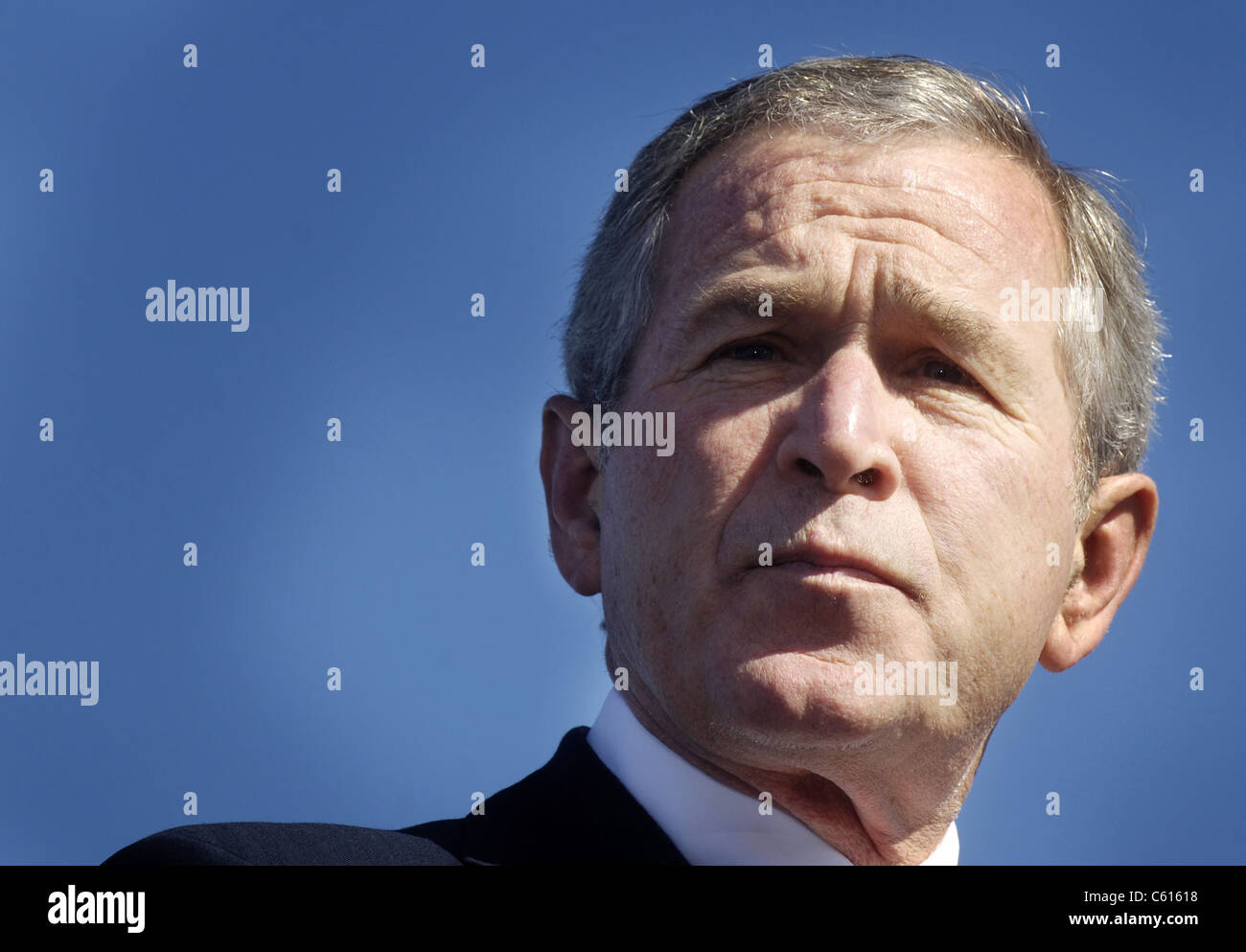 George w. bush speaking hi-res stock photography and images - Alamy