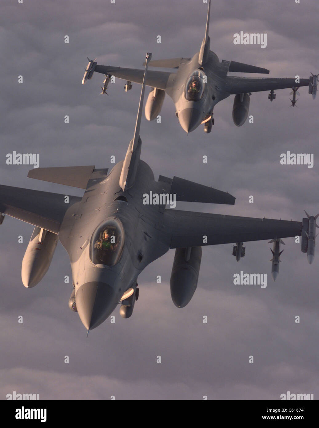 American f 16 fighting falcons hi-res stock photography and images - Alamy