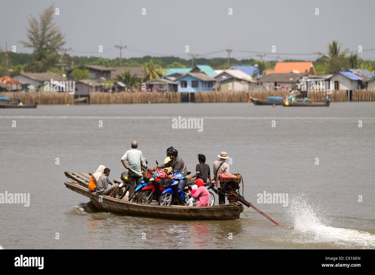 Overloaded boat hi-res stock photography and images - Alamy