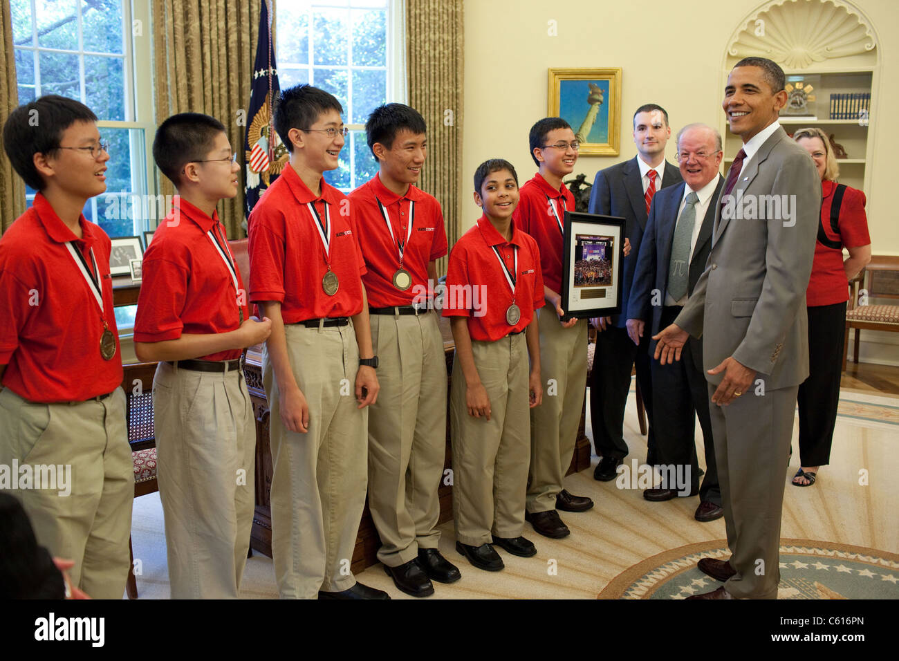 President Obama greets MATHCOUNTS winners and their coaches in the Oval ...