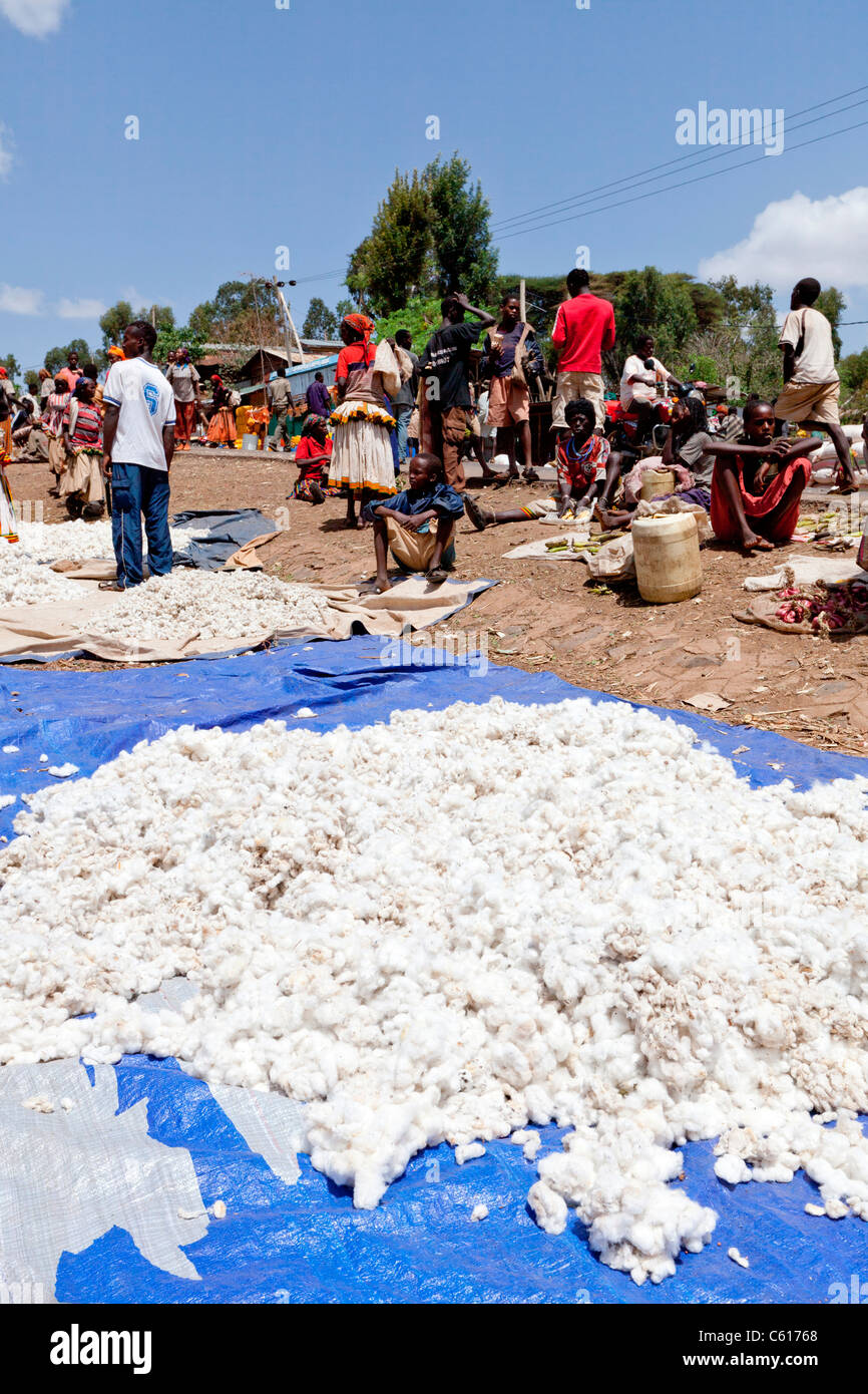 Local tribespeople selling cotton at Konso market in the Lower Omo ...