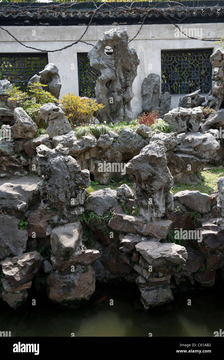 Huge Chinese Rockery in Yuyuan Gardens, Shanghai, China Stock Photo - Alamy