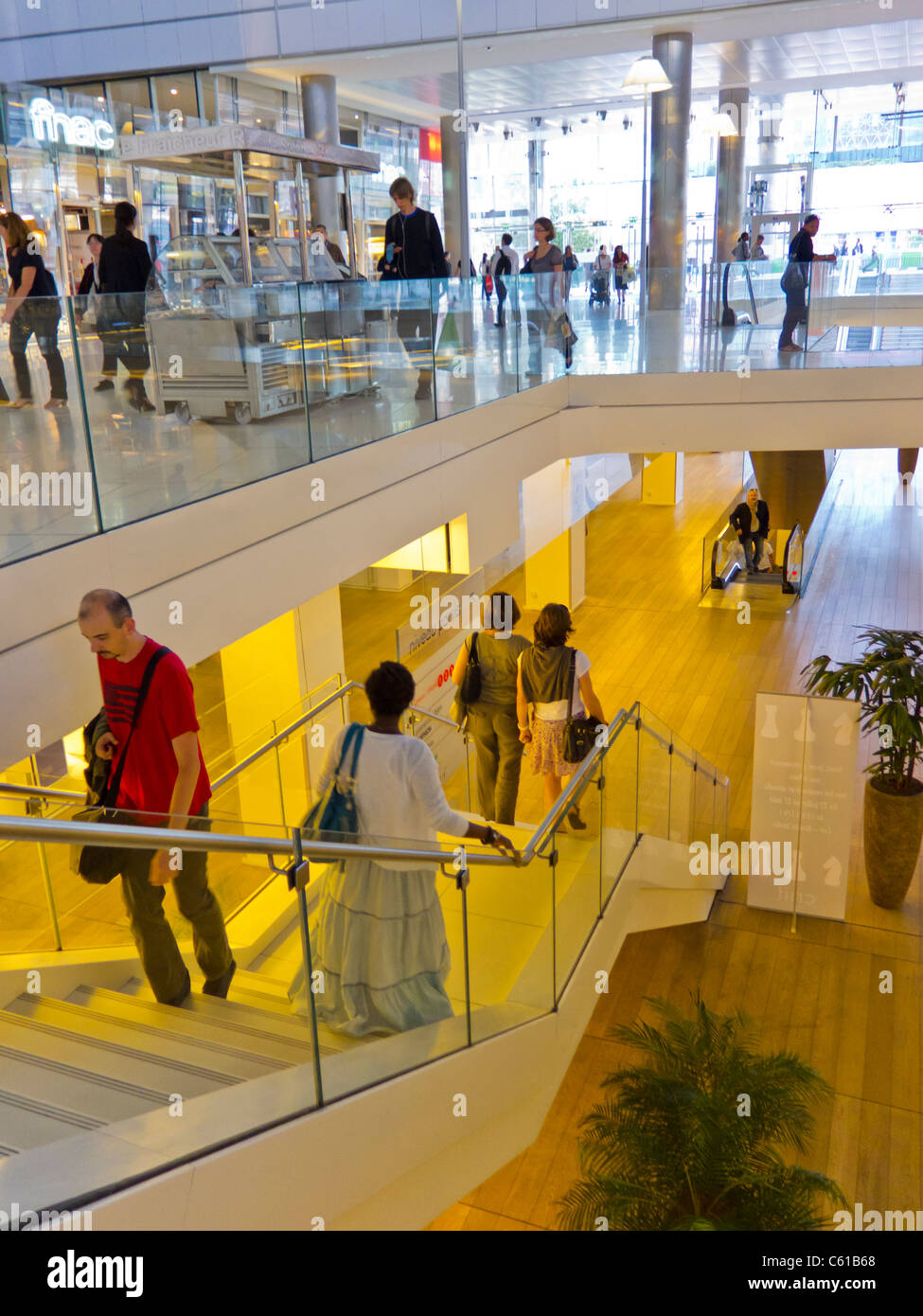 Cnit building in la défense hi-res stock photography and images - Alamy