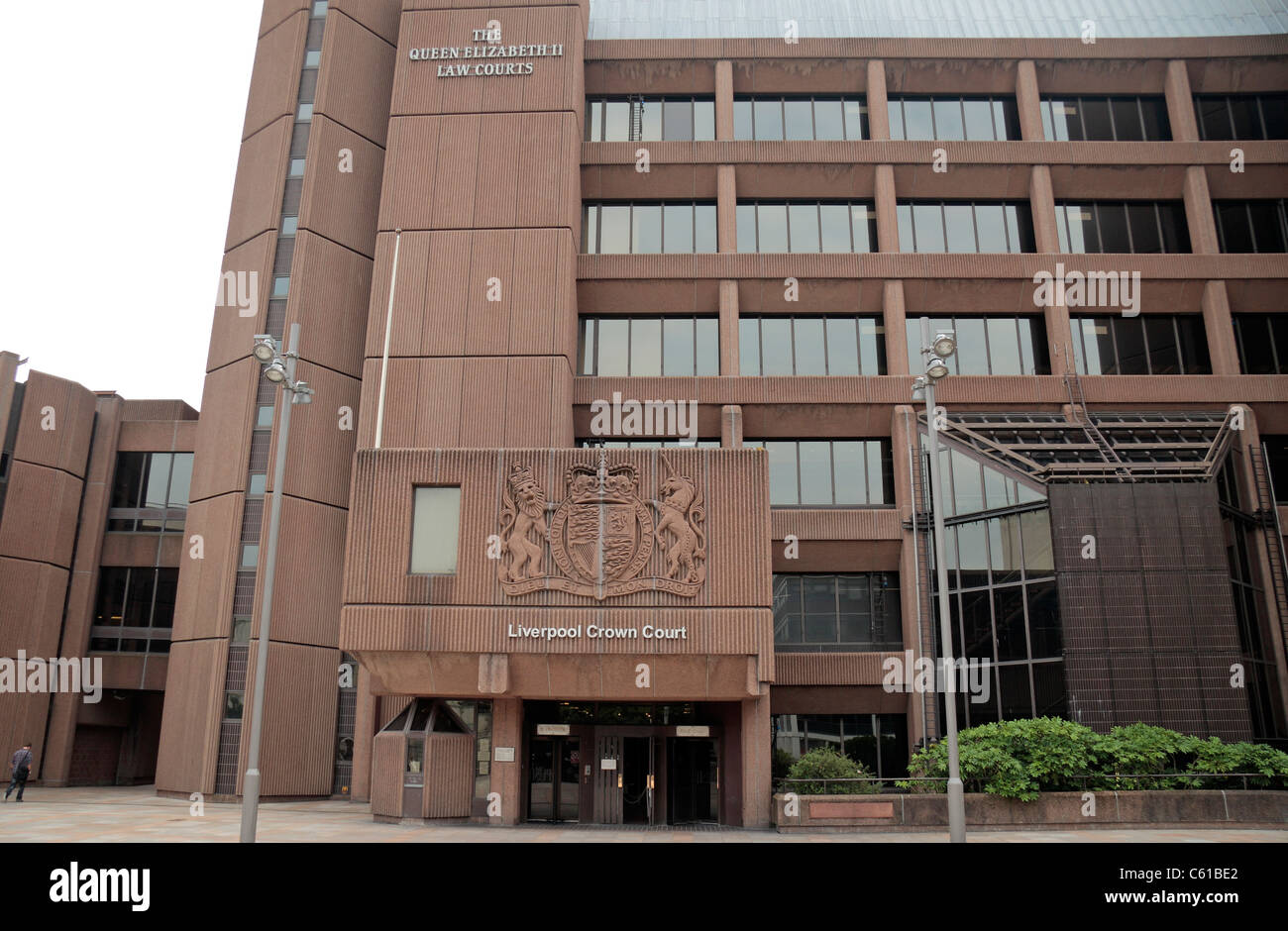 Queen elizabeth ii law courts liverpool hi-res stock photography and images - Alamy