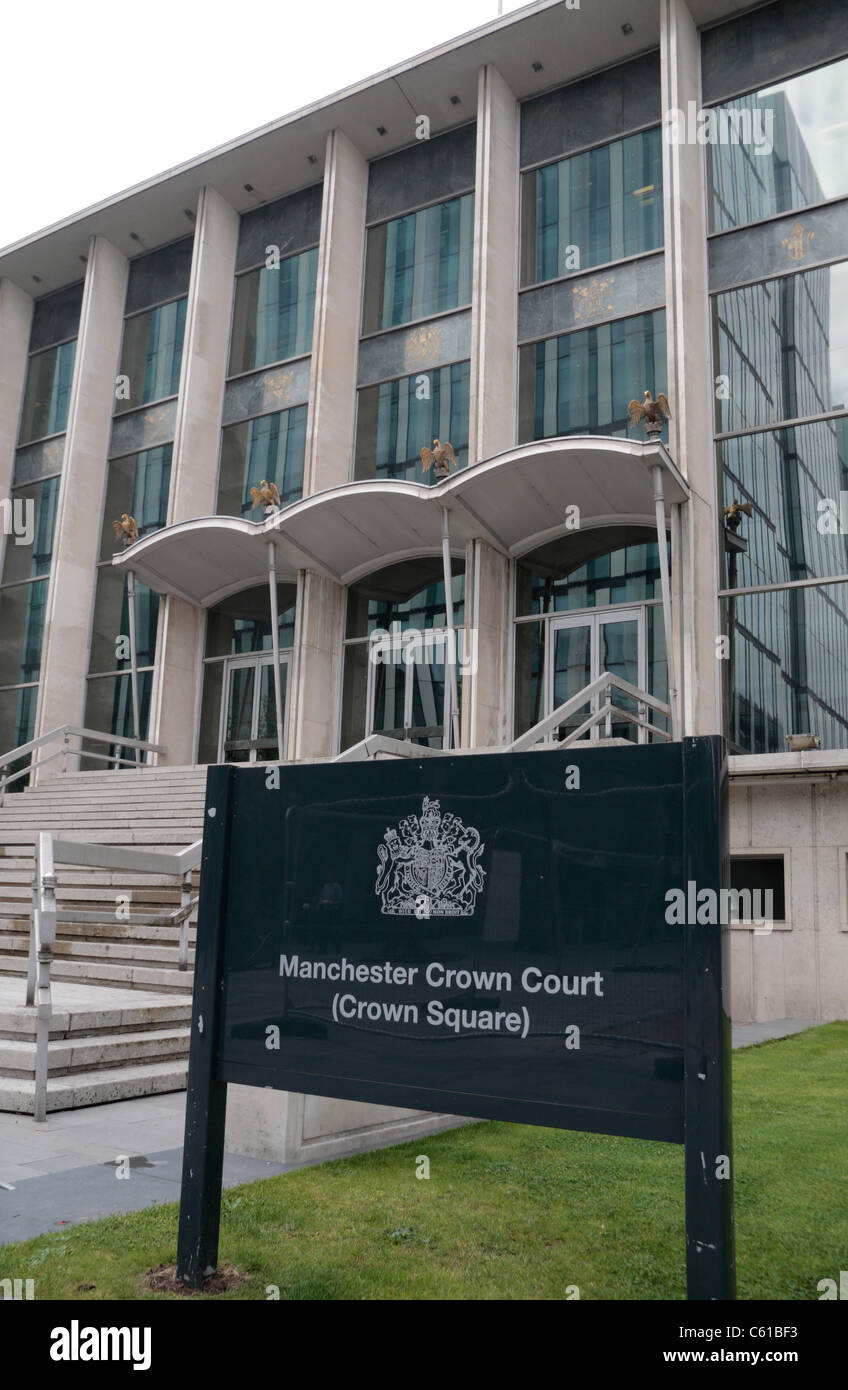 Royal Coat Of Arms Crown Court High Resolution Stock Photography and ...