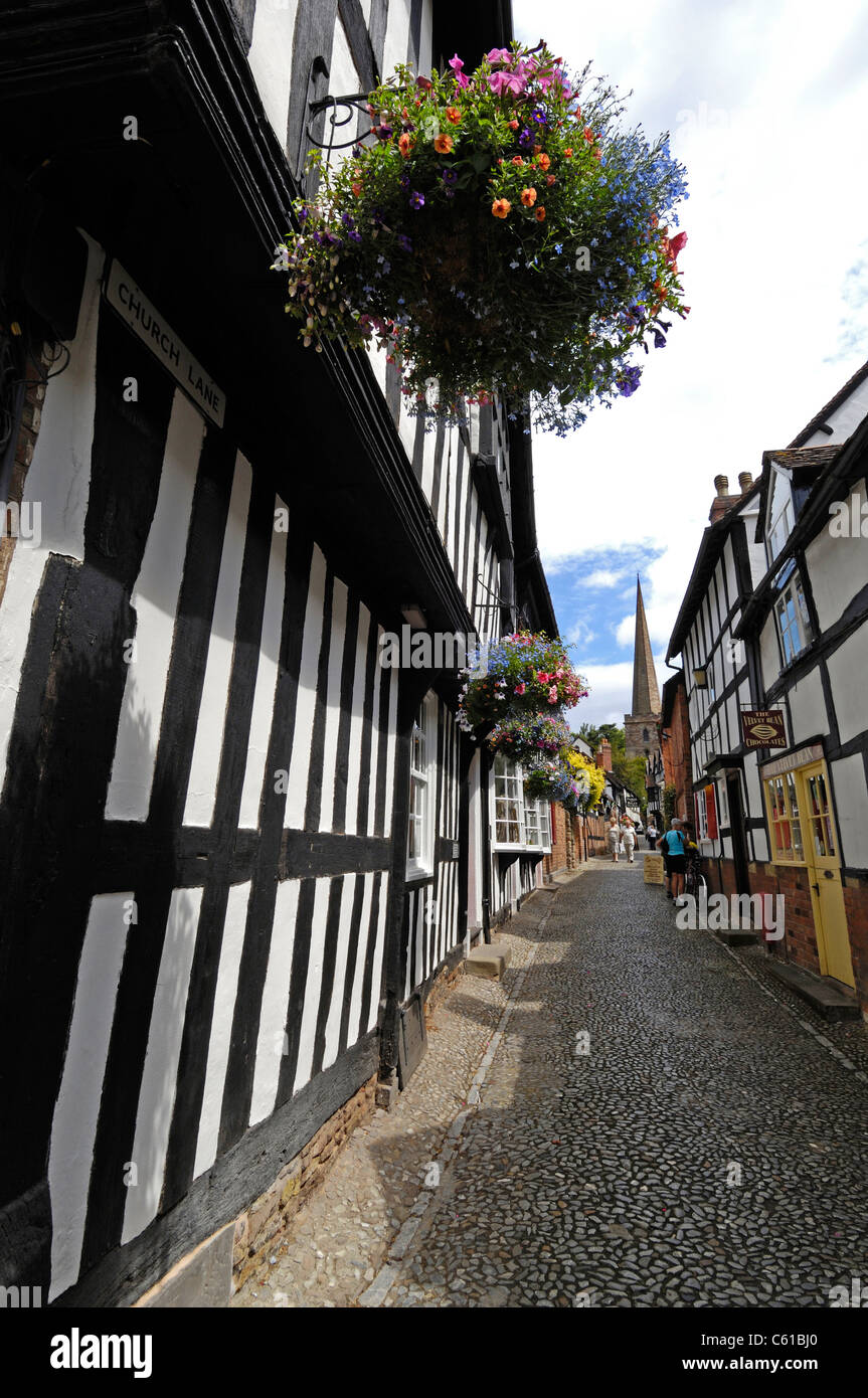 Old over hanging buildings hi-res stock photography and images - Alamy