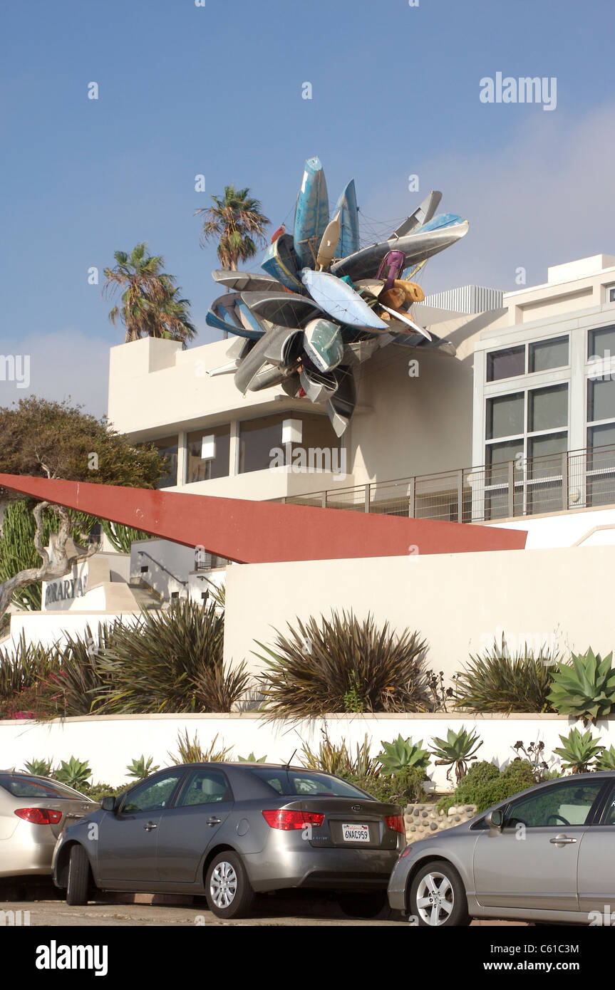 Hanging art installation hi-res stock photography and images - Alamy