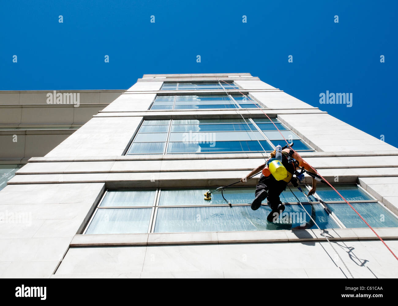 Rope access window cleaning hi-res stock photography and images - Alamy