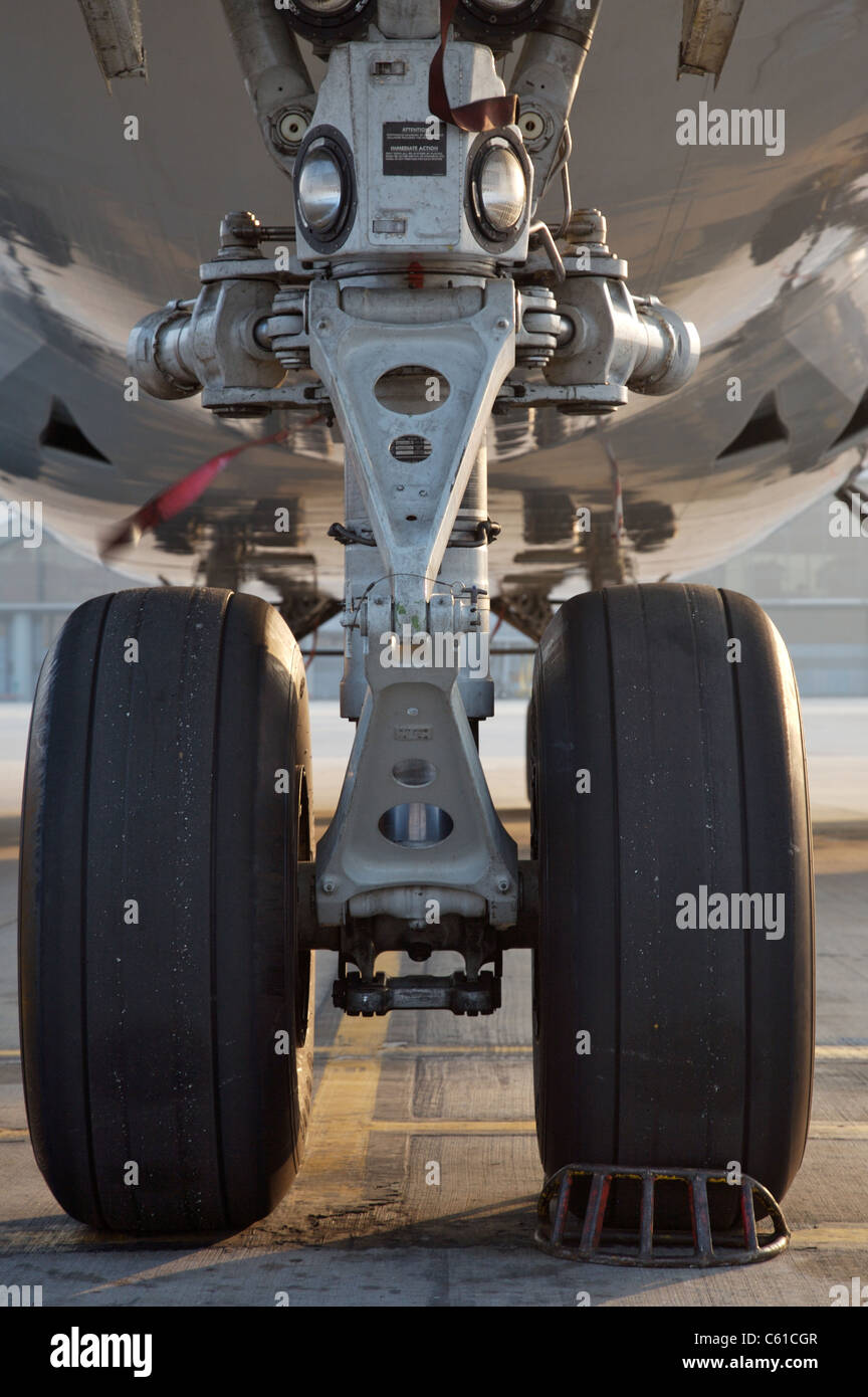 Plane undercarriage wheels wheel airplane aeroplane Stock Photo - Alamy