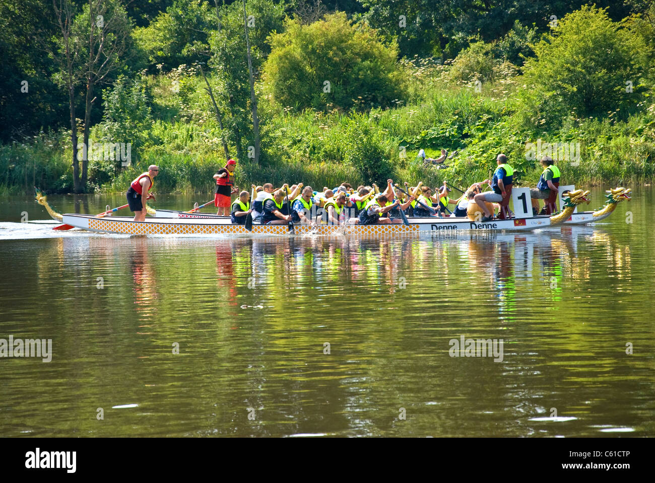 Dragon boat racing Stock Photo - Alamy
