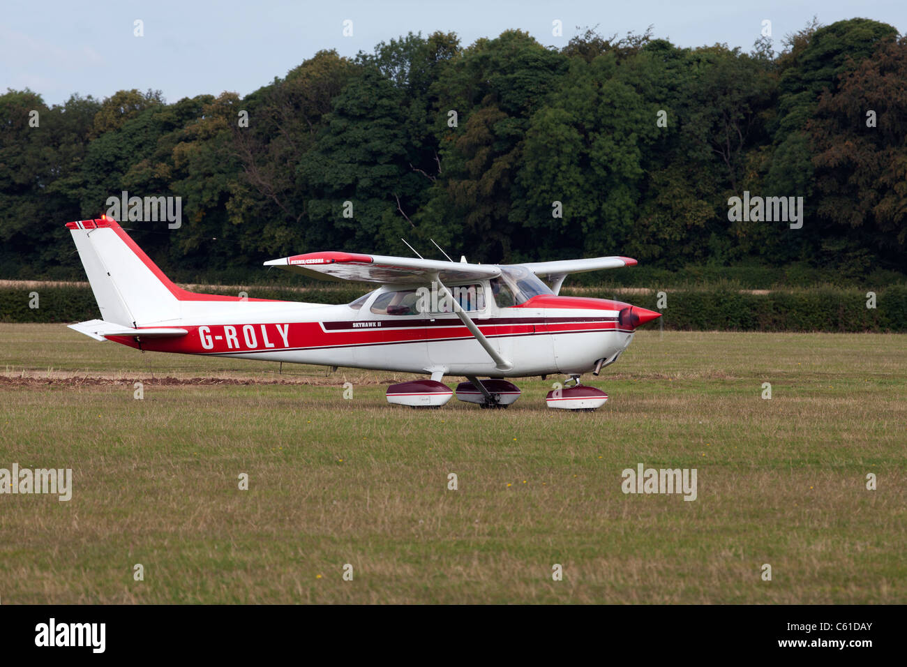 Reims cessna f172n skyhawk hi-res stock photography and images - Alamy