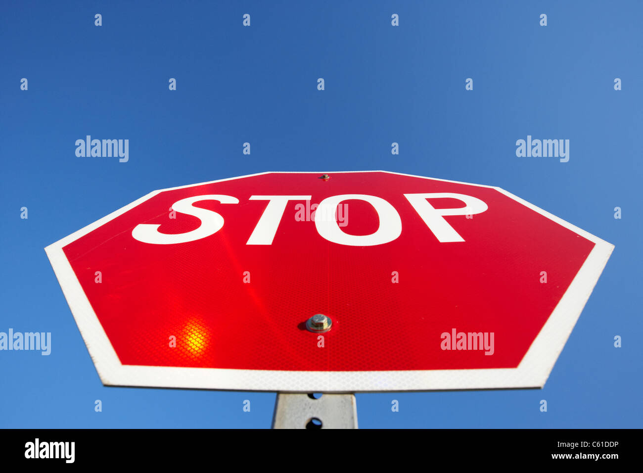 Hexagonal stop sign hi-res stock photography and images - Alamy