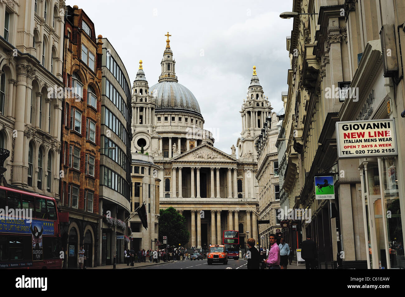 Ludgate Hill, looking towards St Paul's Cathedral, London Stock Photo - Alamy