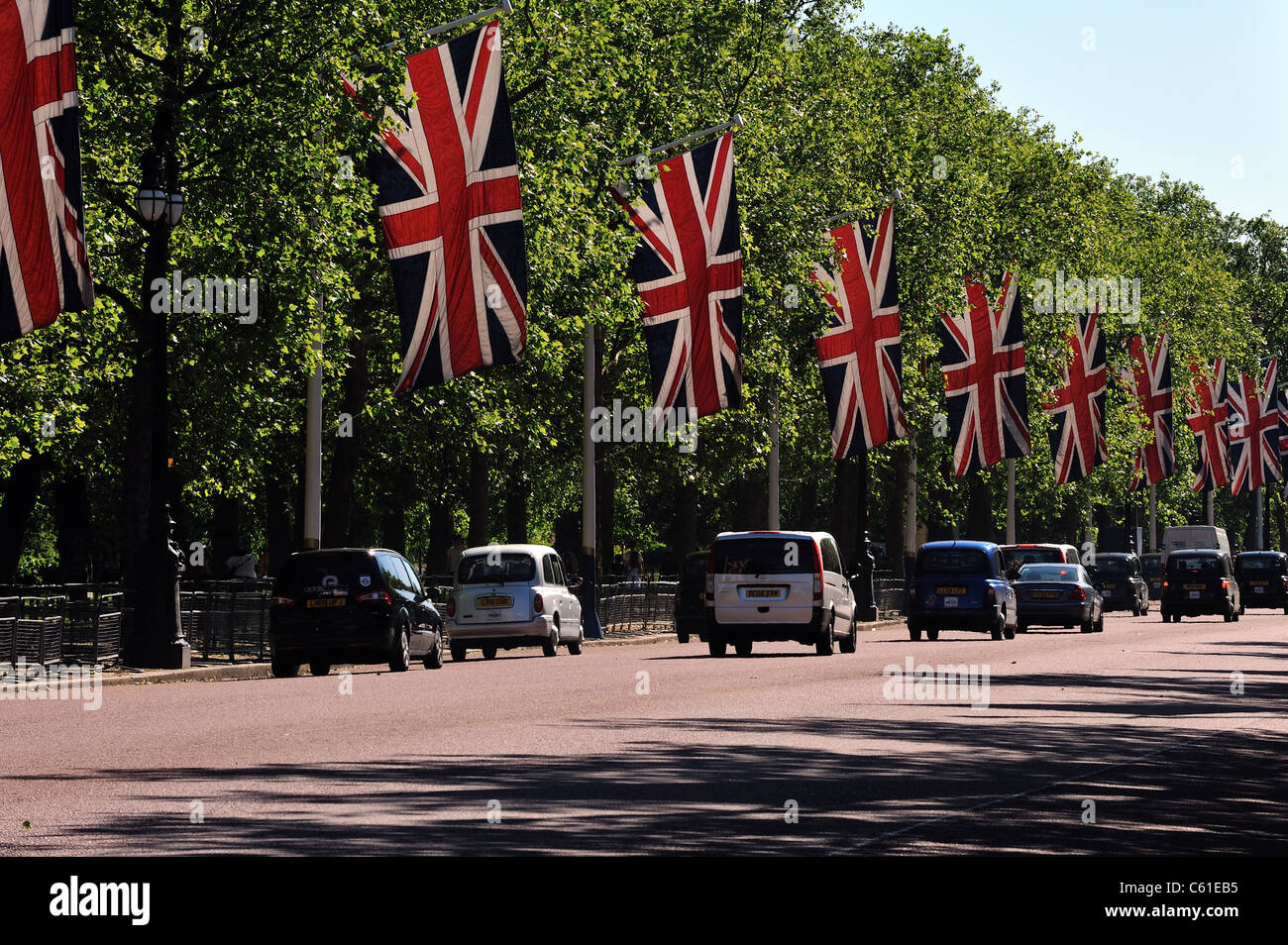 Street lined with flags hi-res stock photography and images - Alamy