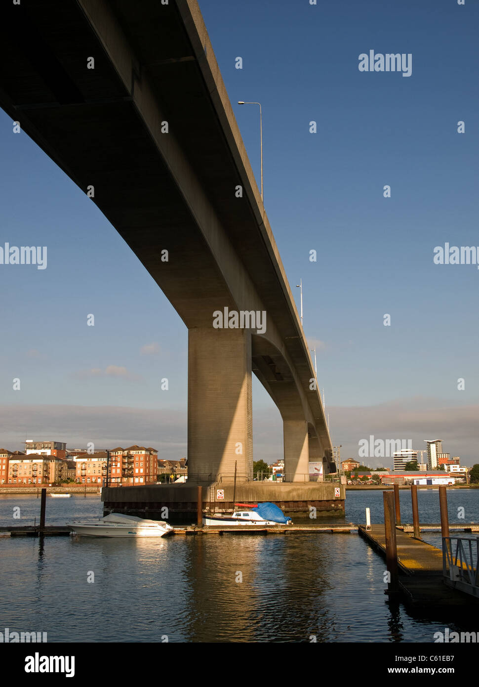 Itchen bridge southampton hi-res stock photography and images - Alamy