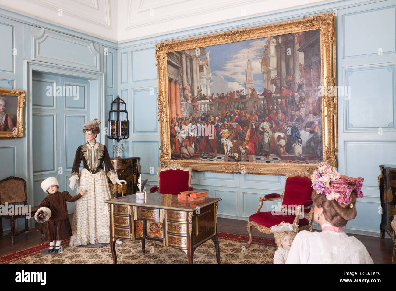 Kings antechamber hi-res stock photography and images - Alamy