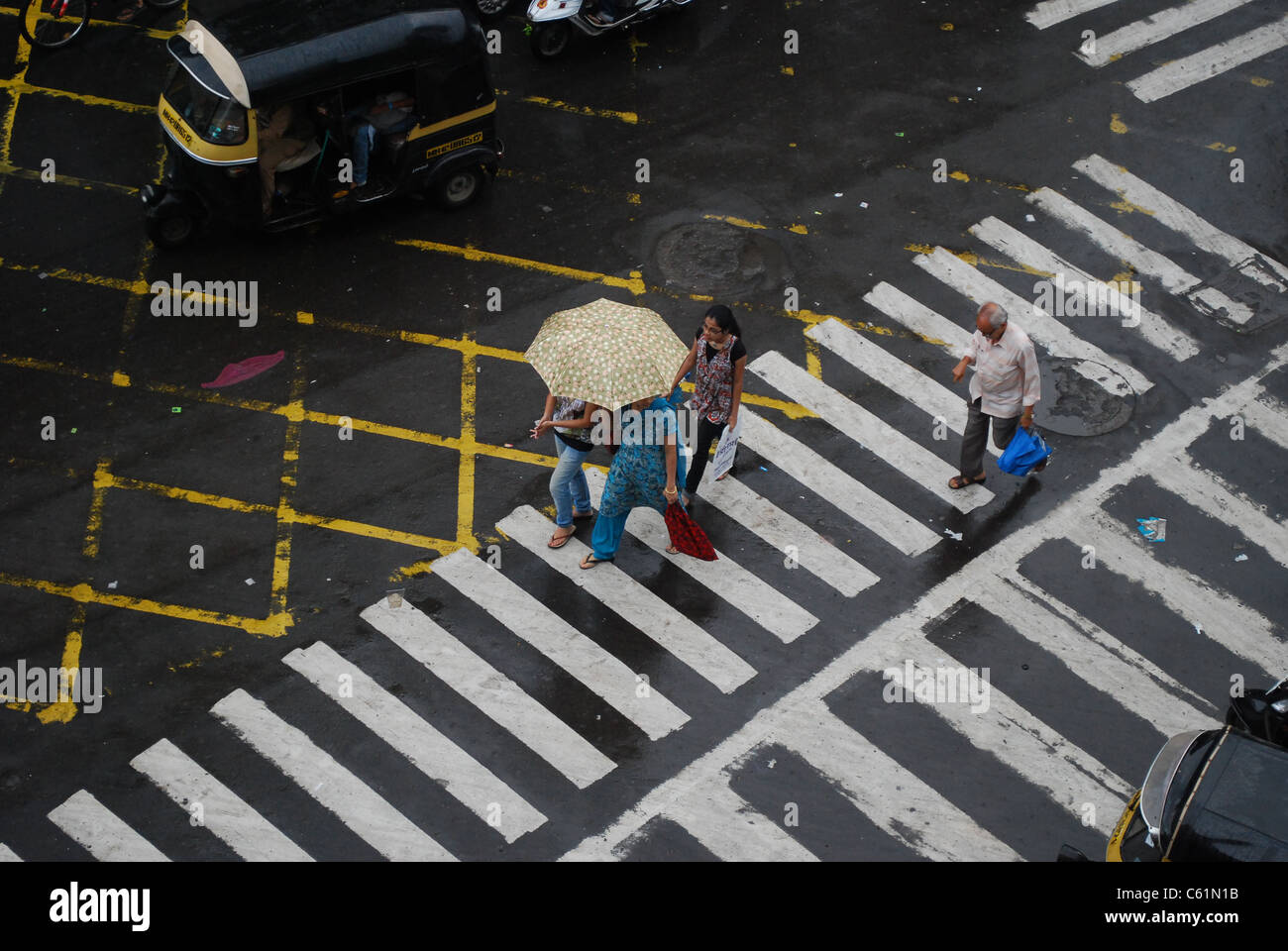 Walking into traffic hi-res stock photography and images - Alamy