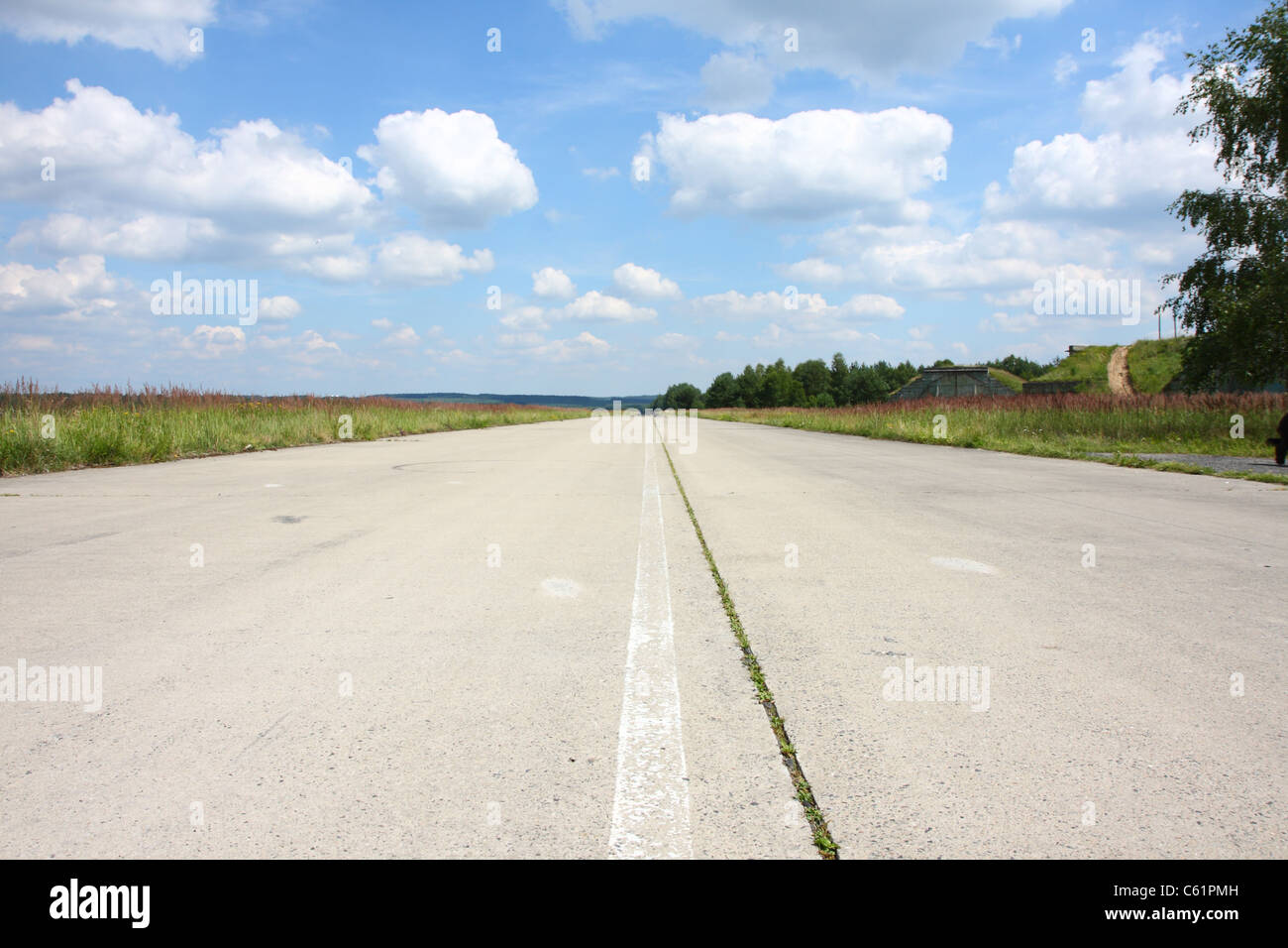 Infinite road hi-res stock photography and images - Alamy