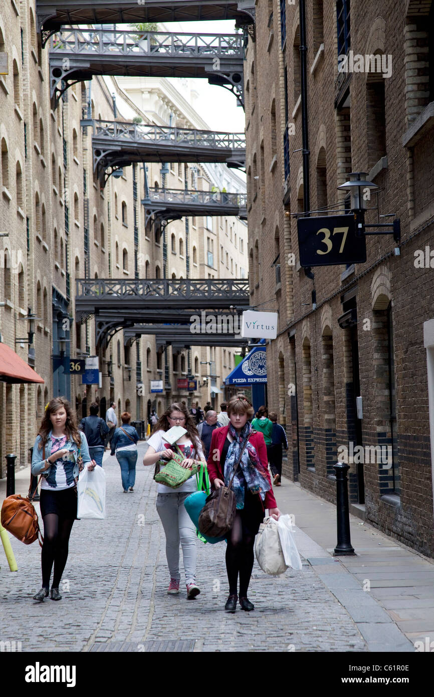 Shad Thames wharf buildings and gantry walkways at Butlers Wharf ...