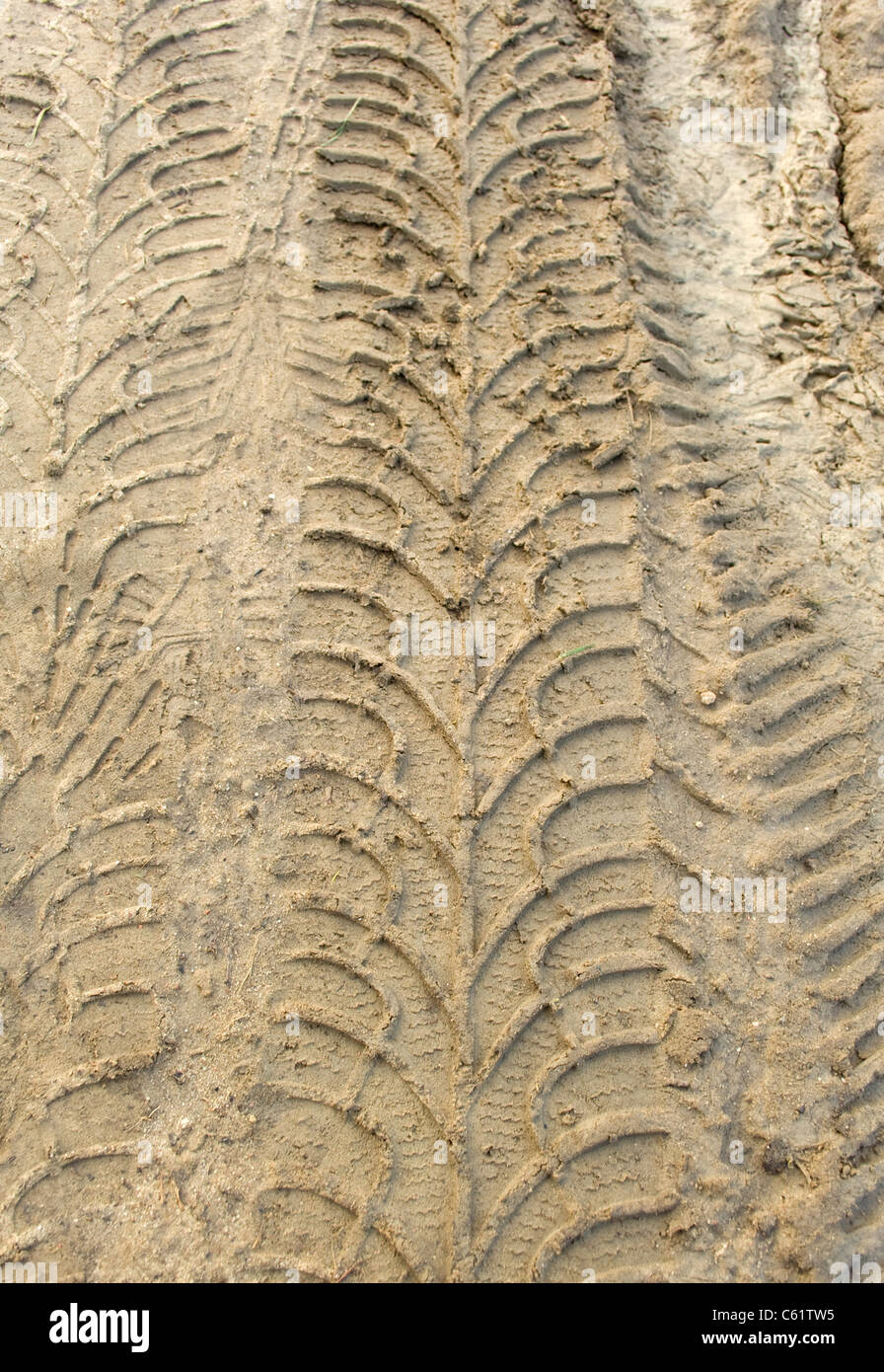 Tyre up vehicle hi-res stock photography and images - Alamy