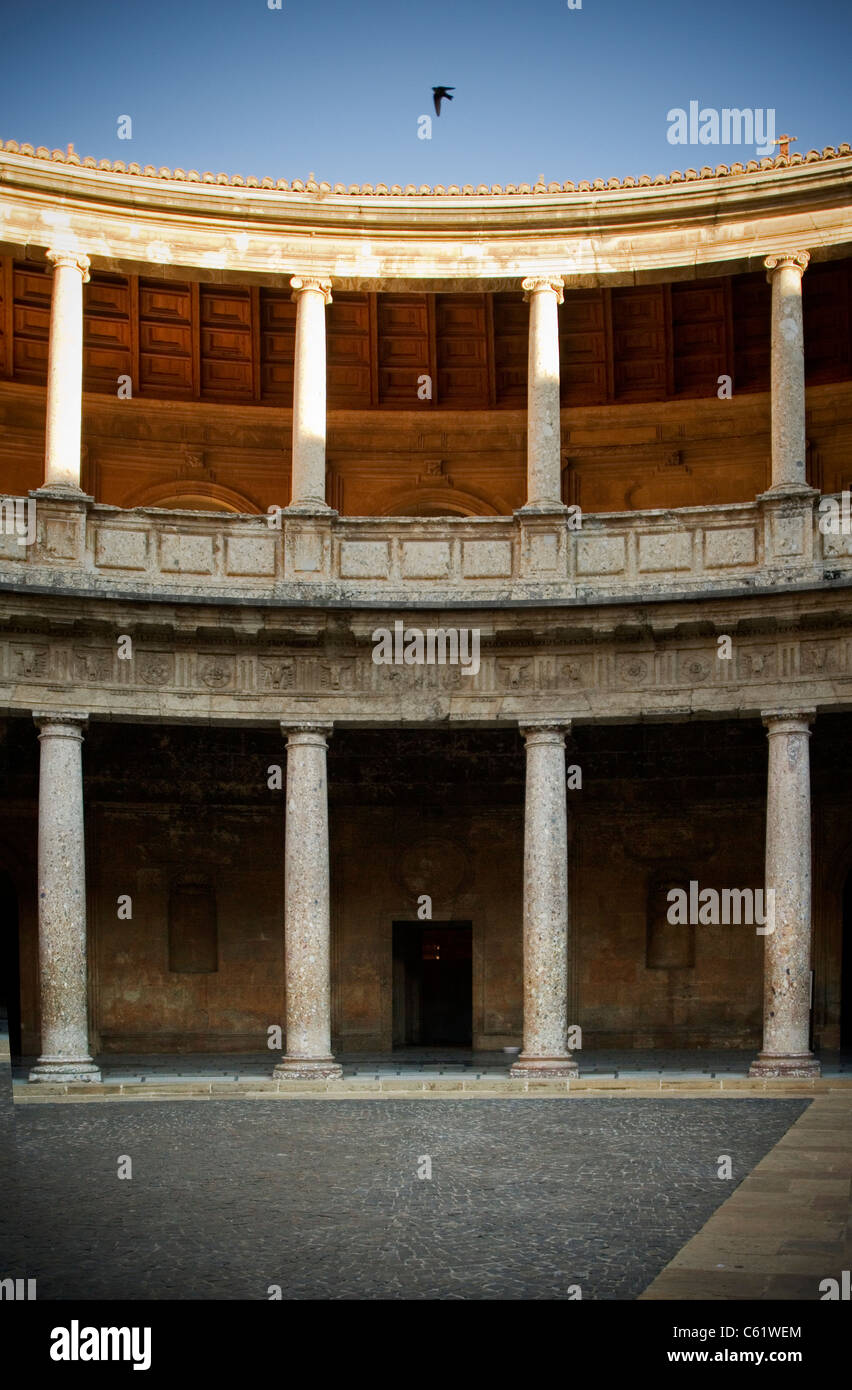 Roman portico hi-res stock photography and images - Alamy