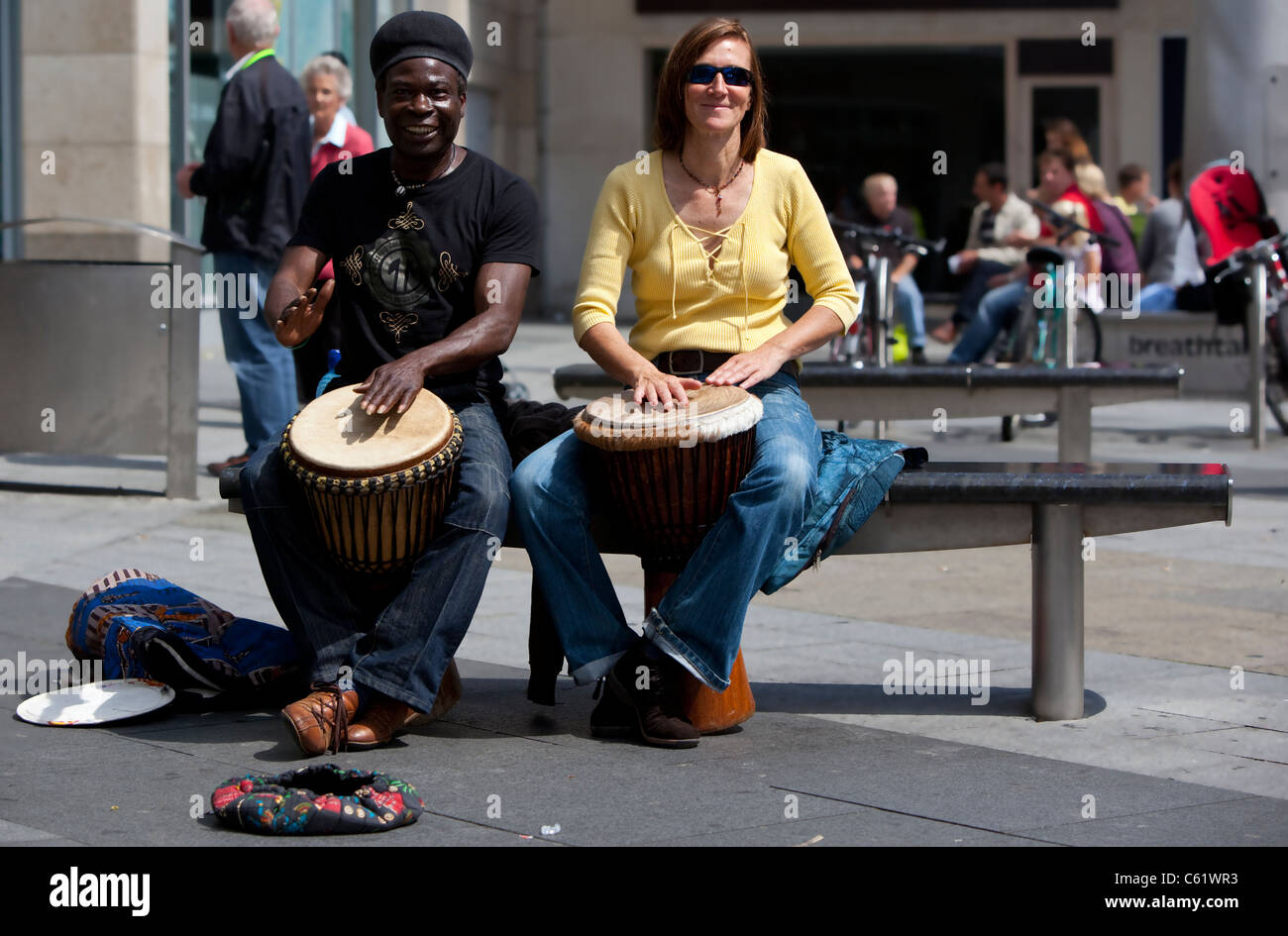 England buskers hi-res stock photography and images - Alamy
