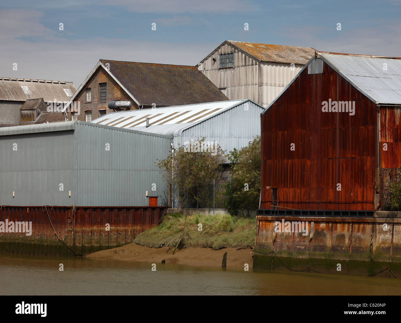 Dockside warehouses hi-res stock photography and images - Alamy