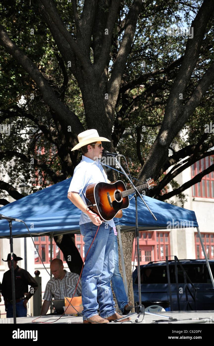 Cowboy singer hi-res stock photography and images - Alamy