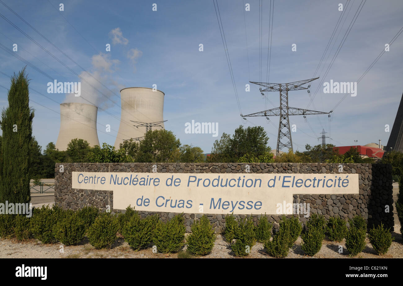 Nuclear power station france french hi-res stock photography and images ...