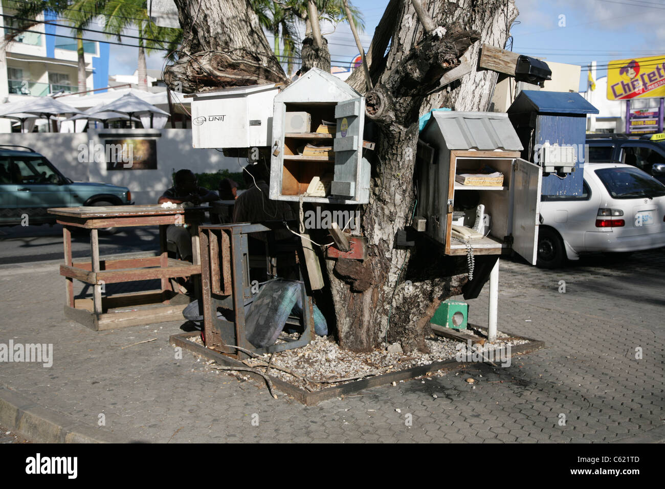 Barbados post box hi-res stock photography and images - Alamy