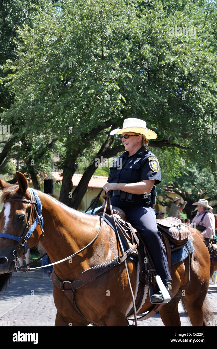 Police horse parade us hi-res stock photography and images - Alamy