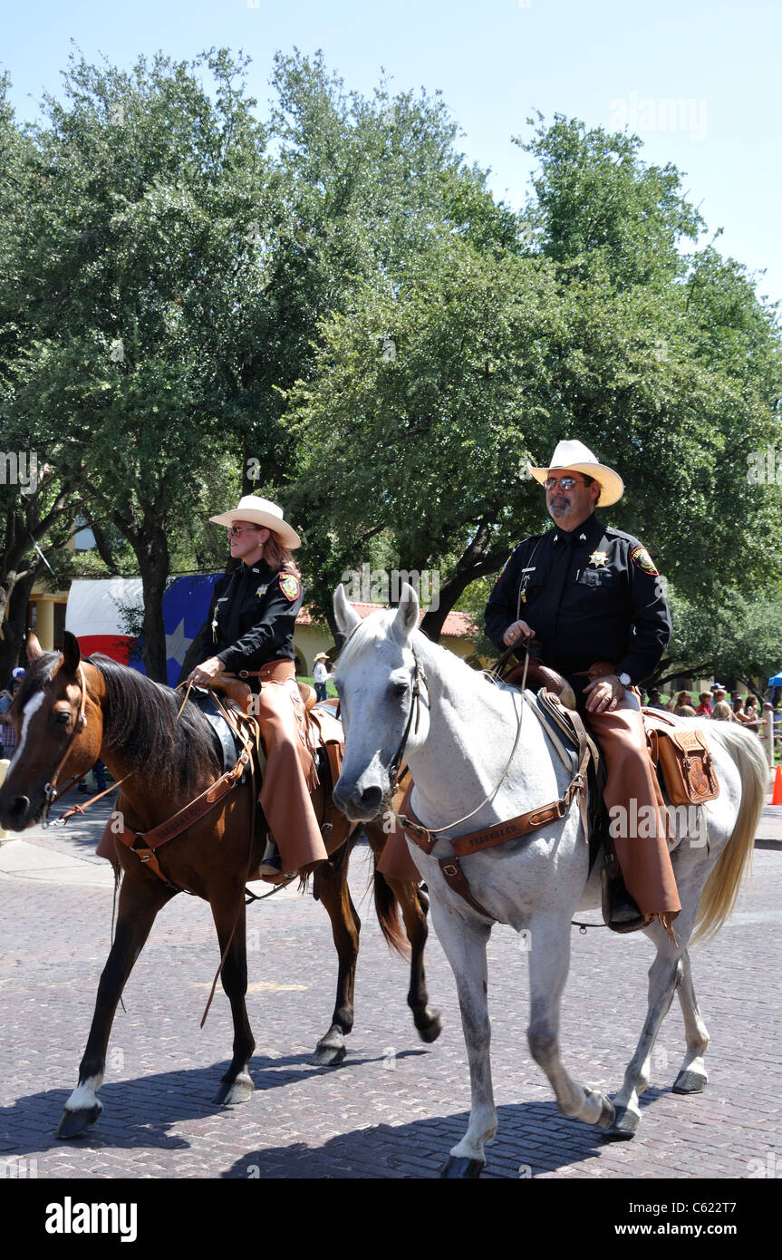 Police horse parade usa hi-res stock photography and images - Alamy