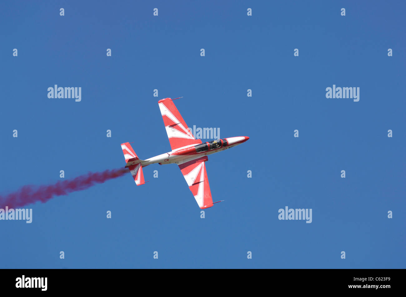 acrobatic show military Stock Photo - Alamy