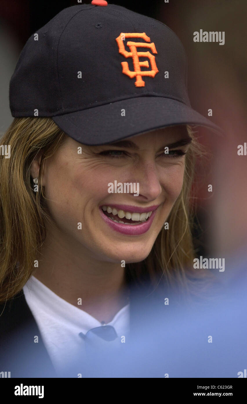 Brooke Shields smiles Stock Photo - Alamy
