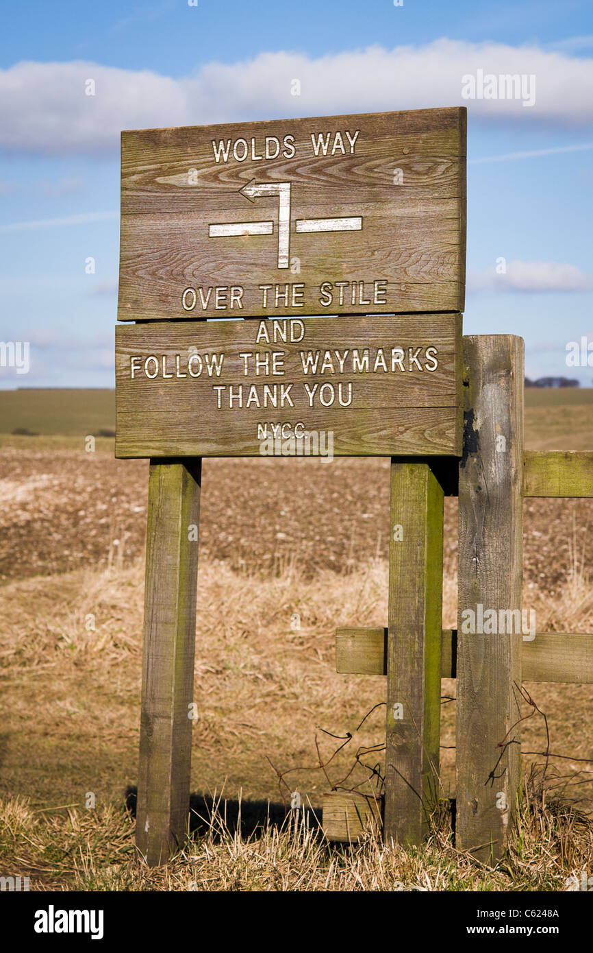 Tourists footpath direction waymark waymarks hi-res stock photography ...