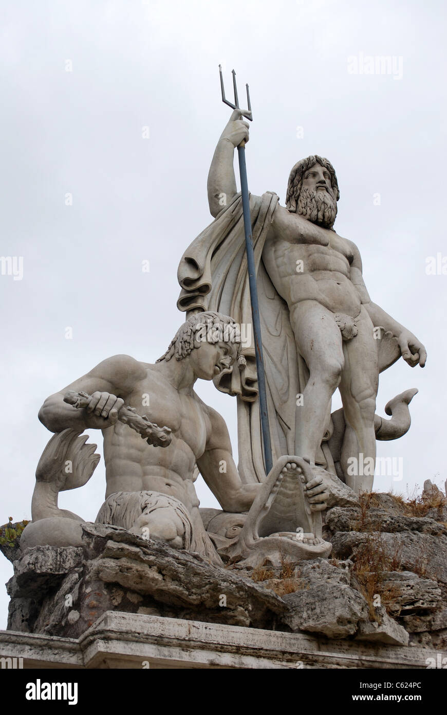 Sculpture sea god statue rome hi-res stock photography and images - Alamy