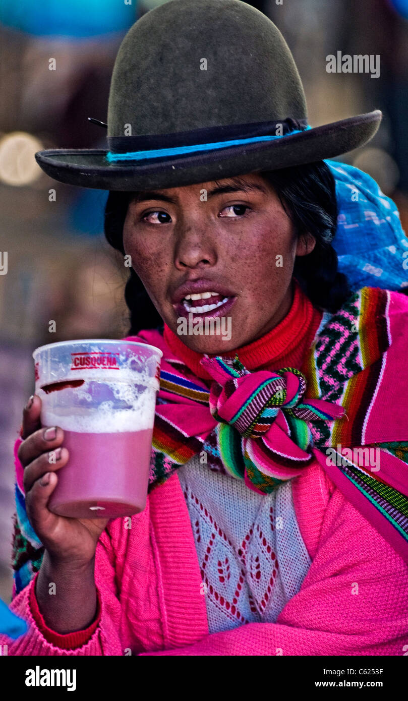 Peruvian woman drink "Chicha Stock Photo - Alamy
