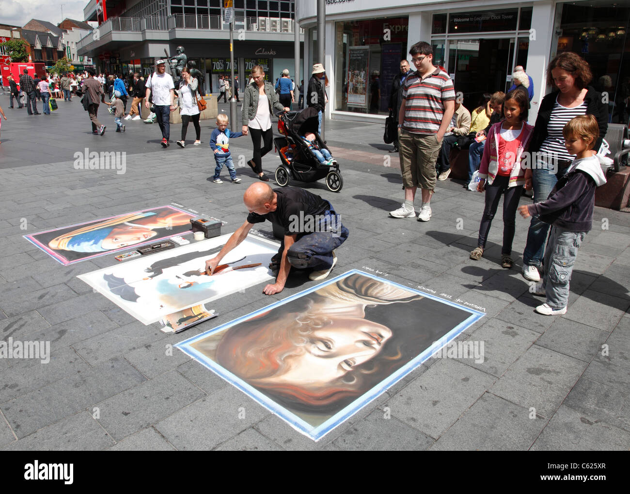 A street artist in Leicester, England, U.K Stock Photo - Alamy