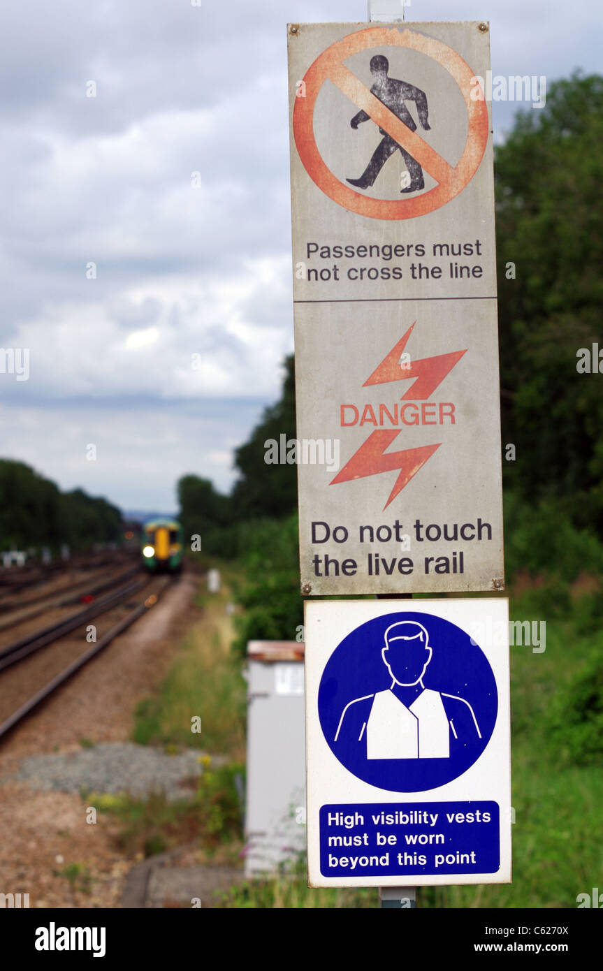 Safety sign hi-res stock photography and images - Alamy