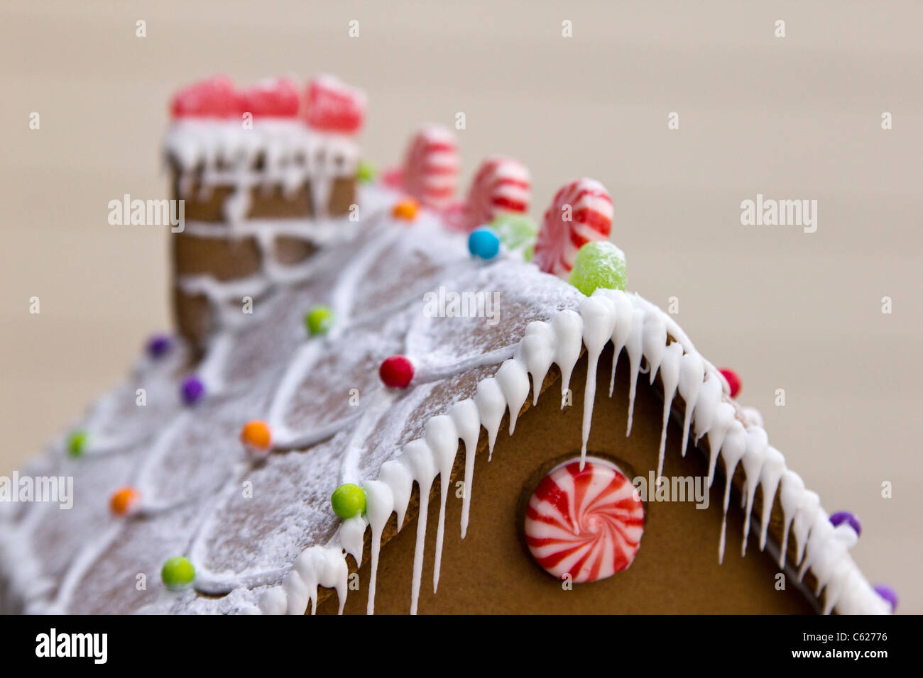 Gingerbread roof hi-res stock photography and images - Alamy