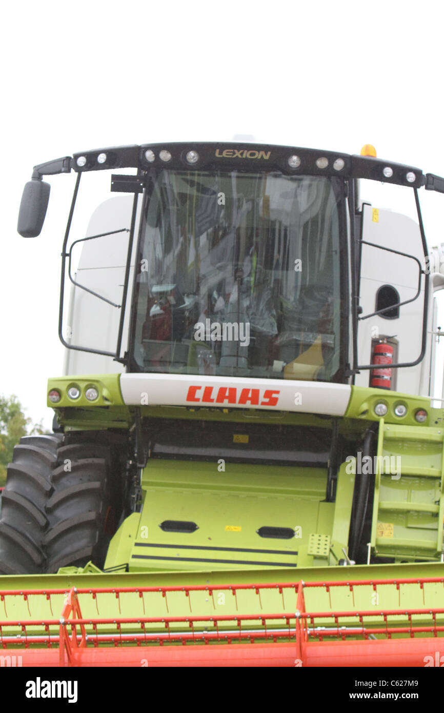 Class combine hi-res stock photography and images - Alamy