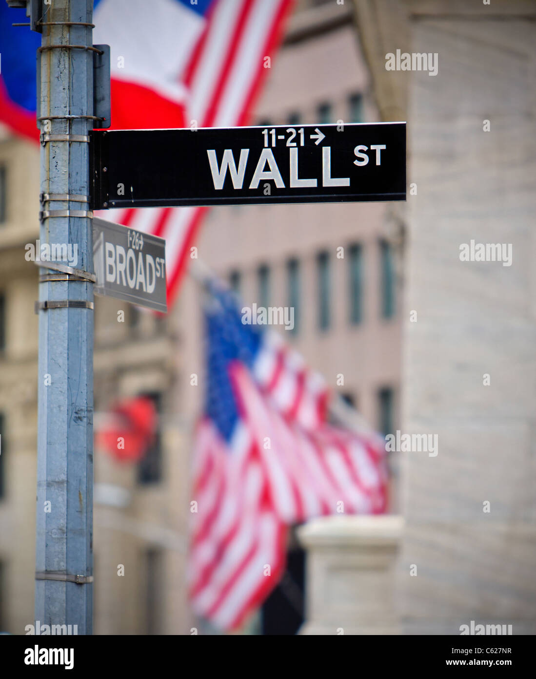 Wall st street sign hi-res stock photography and images - Alamy