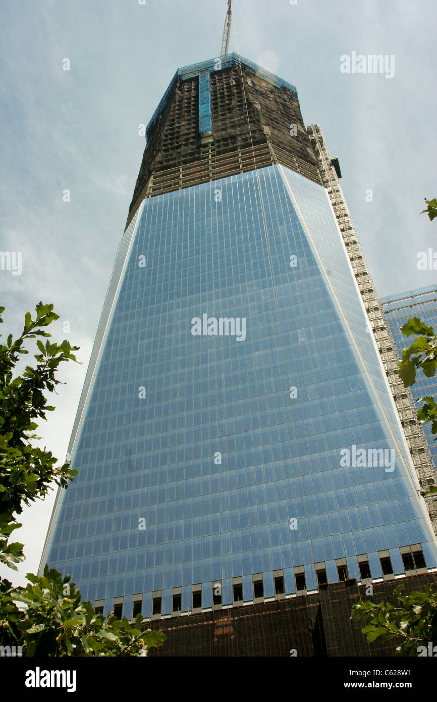 WTC 9/11 Tower & Memorial Stock Photo - Alamy