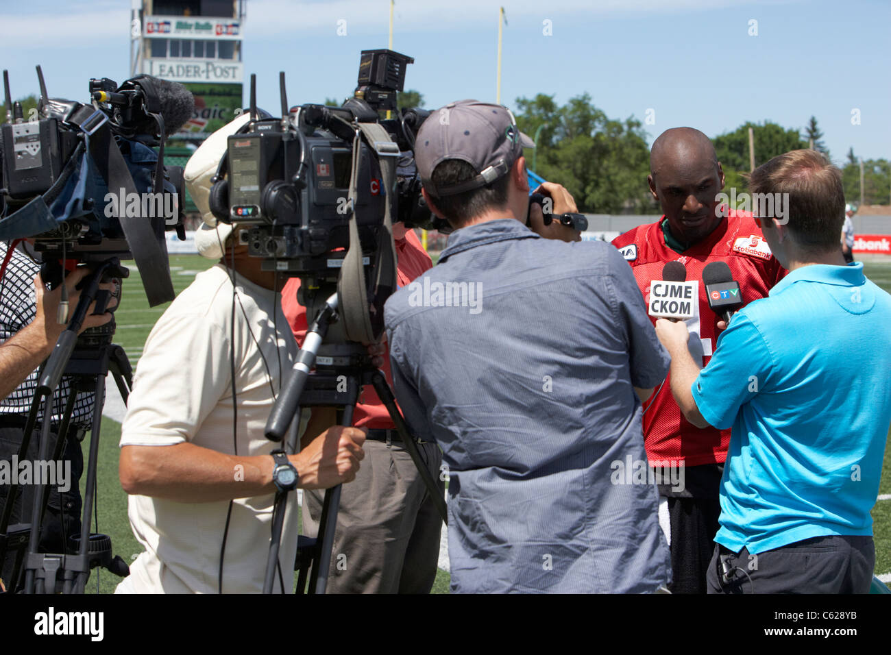 saskatchewan roughriders quarterback darian durant being interviewed ...