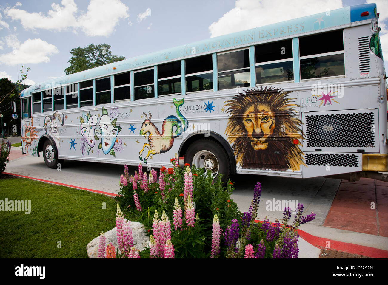 Bus decoration hi-res stock photography and images - Alamy